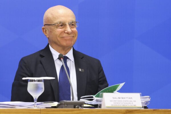 Salim Mattar dá mais detalhes sobre cronograma de privatizações ...